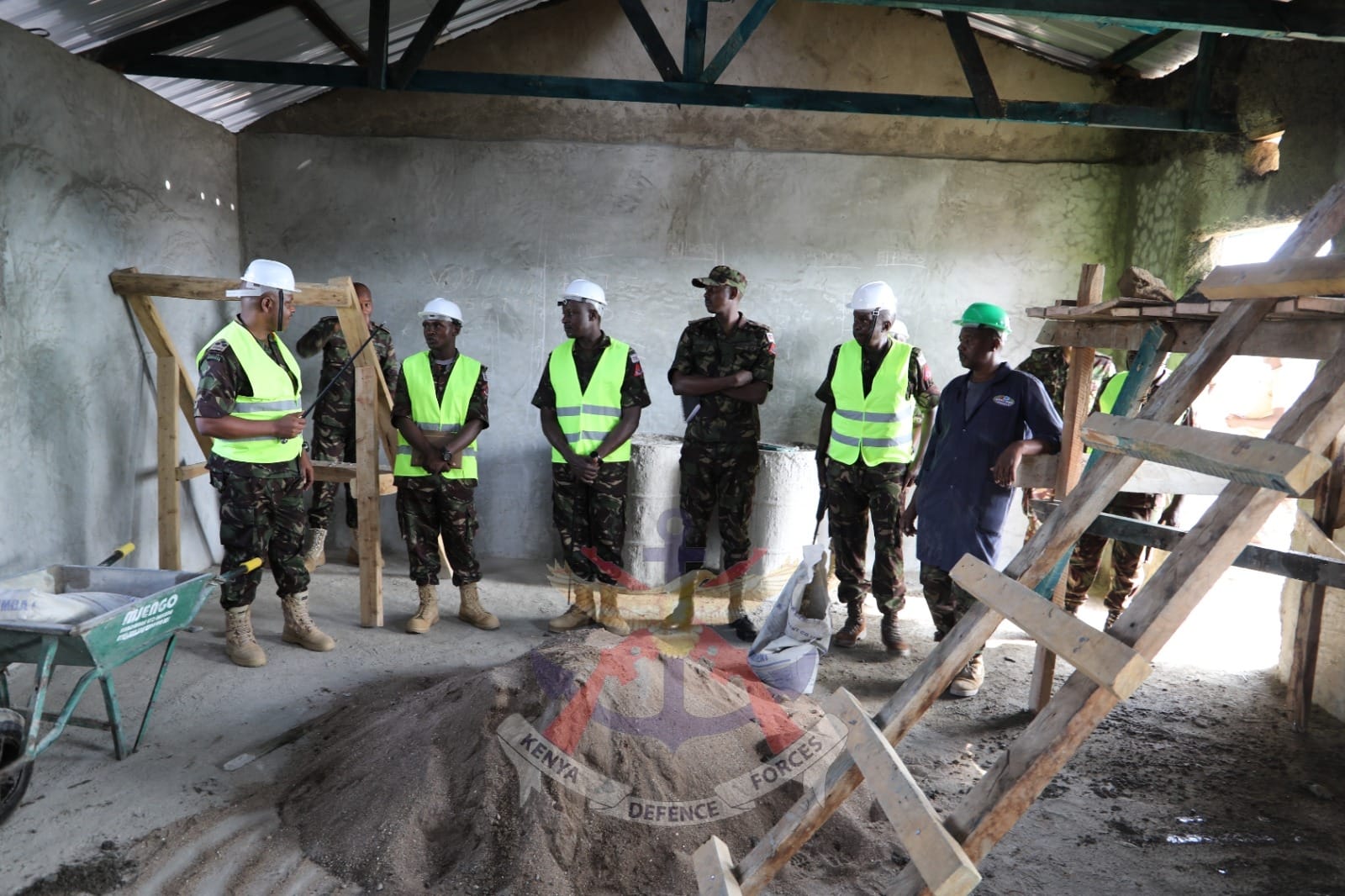 COMMANDER CONSTRUCTION ENGINEERS BRIGADE INSPECTS SCHOOL PROJECT IN THE ...