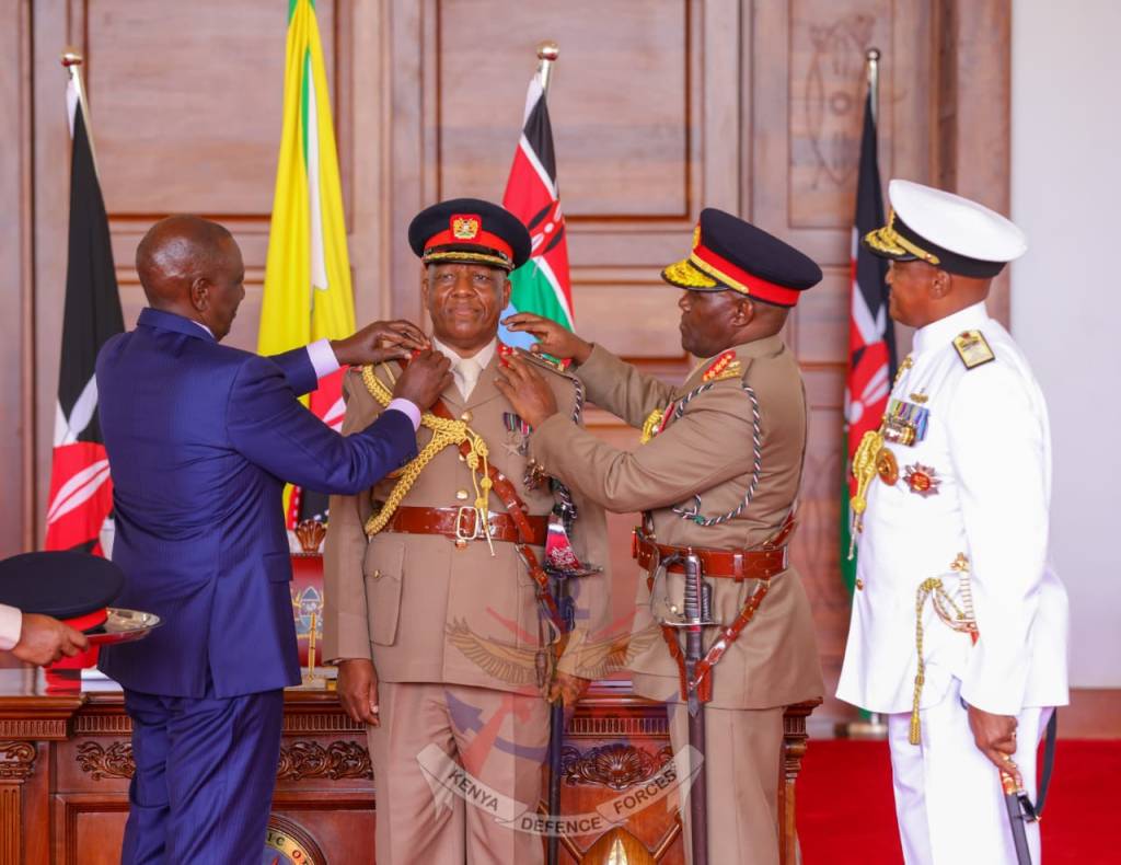 COMMANDER IN CHIEF PRESIDES OVER THE INVESTITURE OF RANKS AND SWEARING ...
